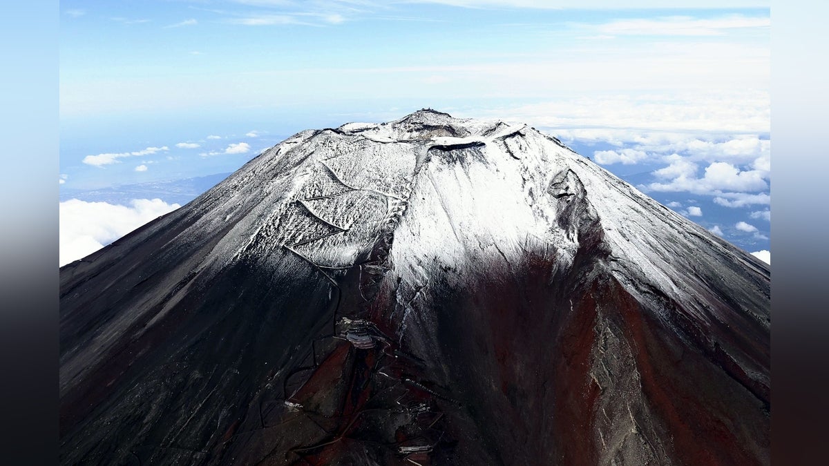 富士山の閉山期に年間1万人が登山、通行禁止でも歯止めかからず…読売など推計|豊橋市|豊橋市民ニュース